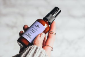 3 DIY Cooling Sprays For Hot Flashes With Essential Oils – SkinCrest